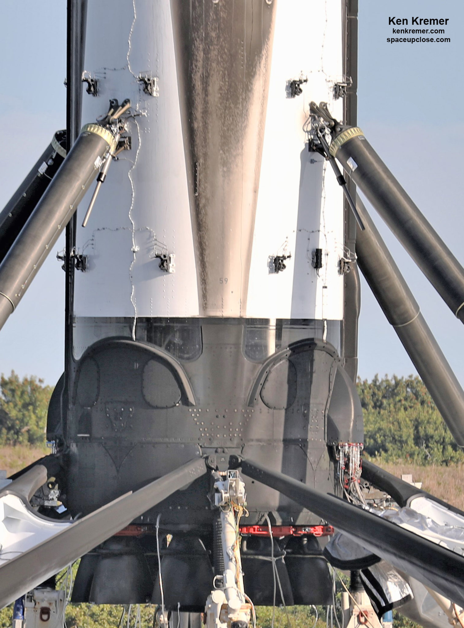 SpaceX 1st Stage Booster from Cargo Dragon Launch Sails into Port ...