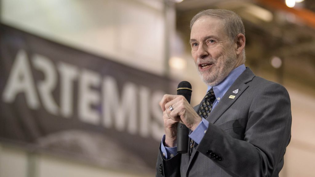 NASA Head Of Human Spaceflight Resigns Just Days Before 1st US Human NASA Head Of Human Spaceflight Resigns Just Days Before 1st US Human