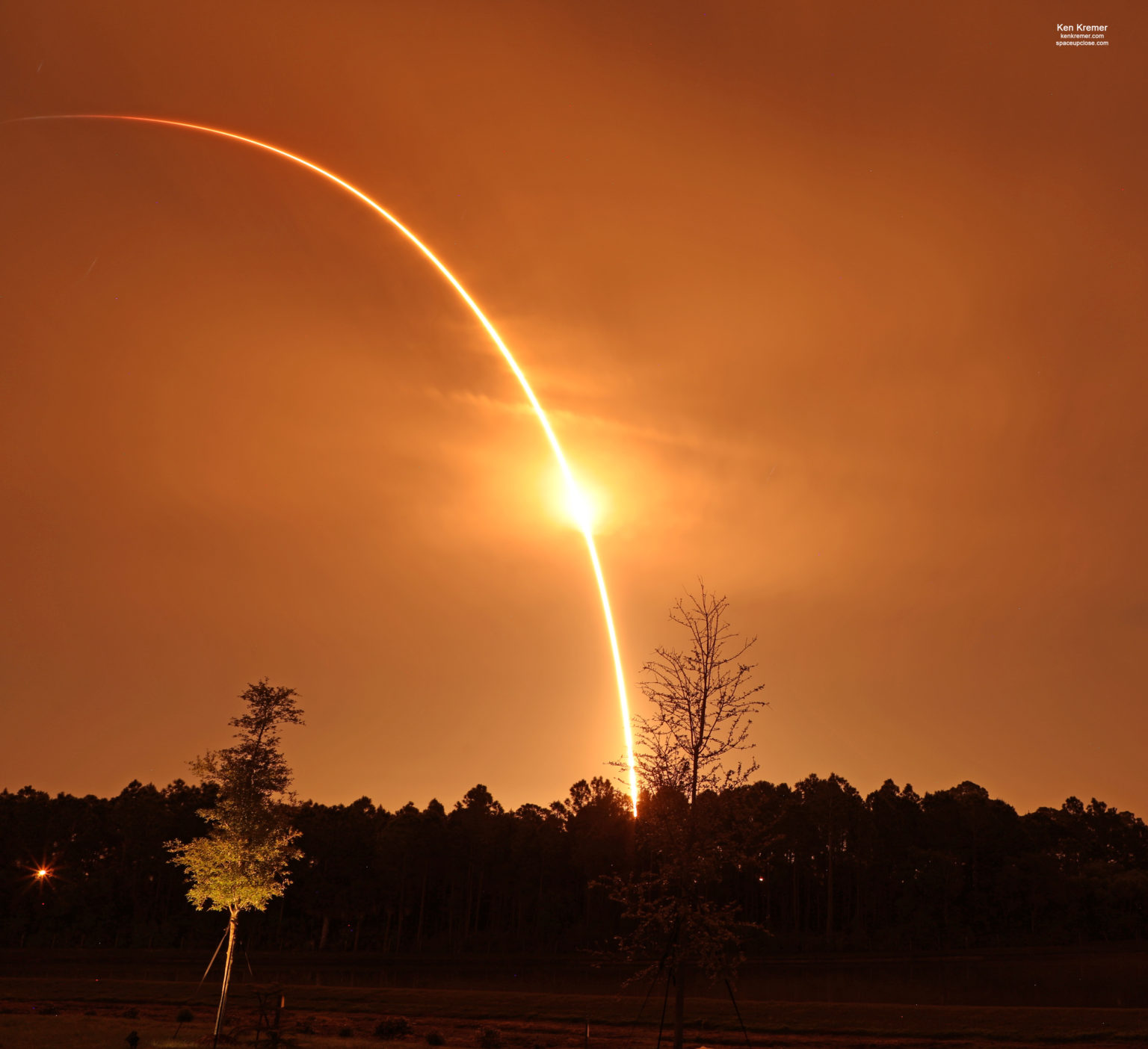 Spectacular Middle of the Night Blastoff for SpaceX Falcon 9 Delivering ...
