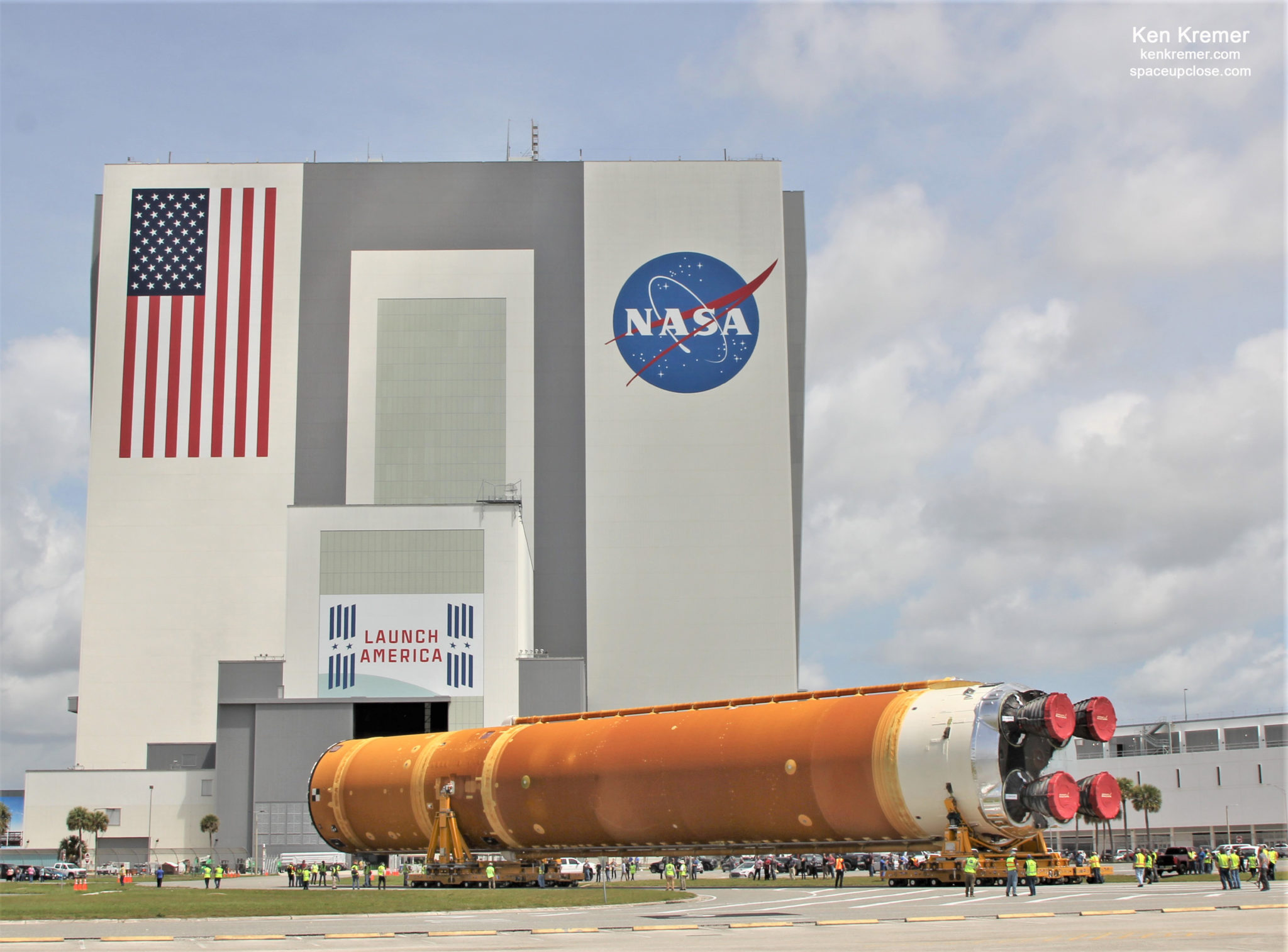 NASA’s 1st SLS Core Stage Lifted Vertical and Stacked Between Twin ...