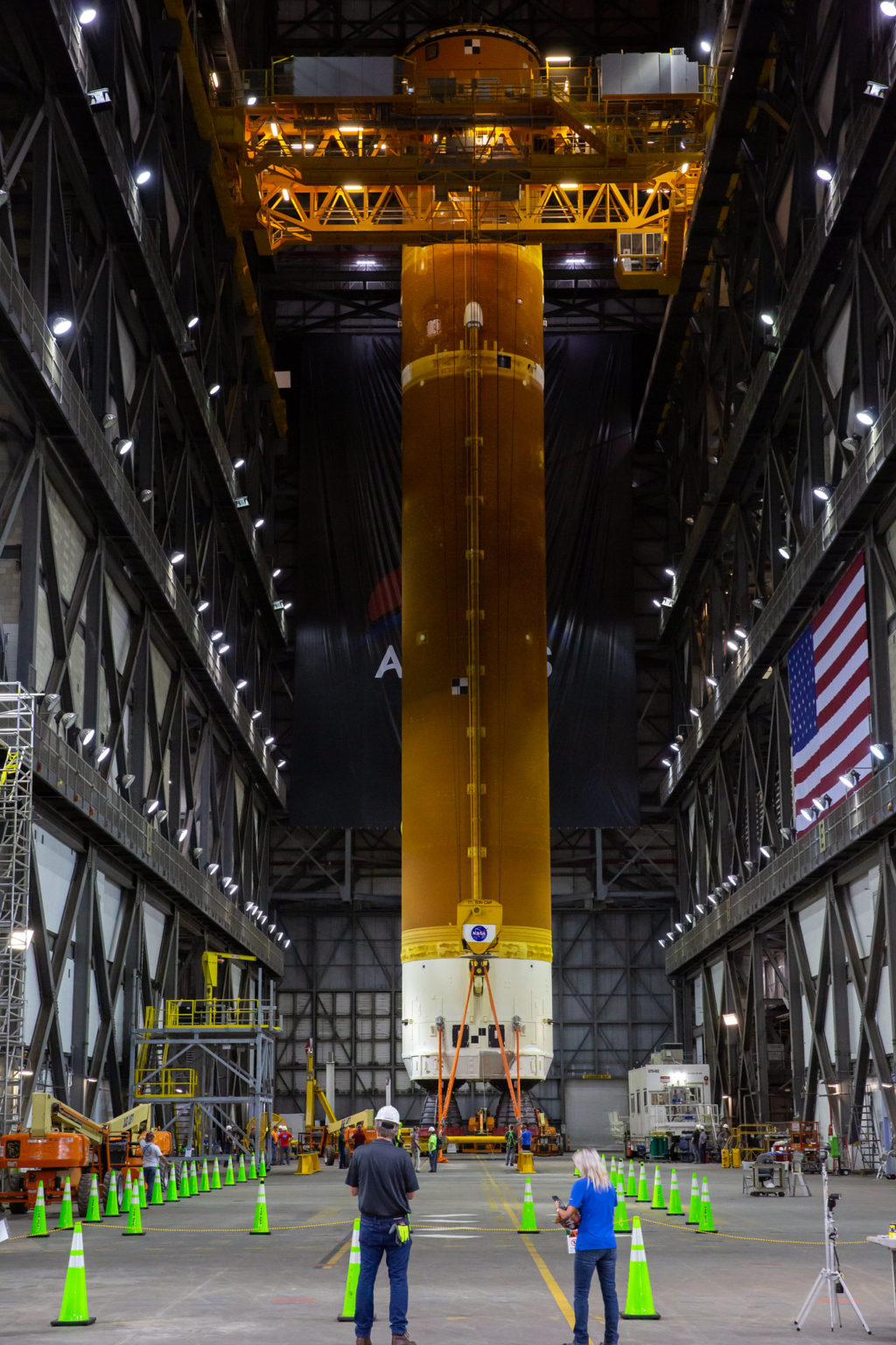 NASA’s 1st SLS Core Stage Lifted Vertical and Stacked Between Twin ...