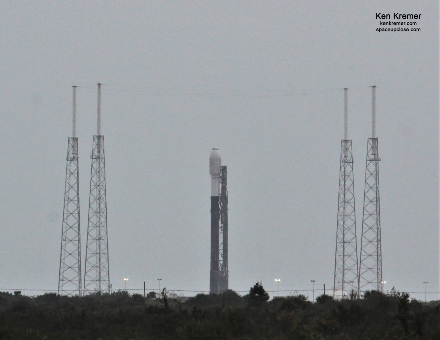 SpaceX Falcon 9 Pierces Dense Saturday Morning Fog to Deliver Starlink ...