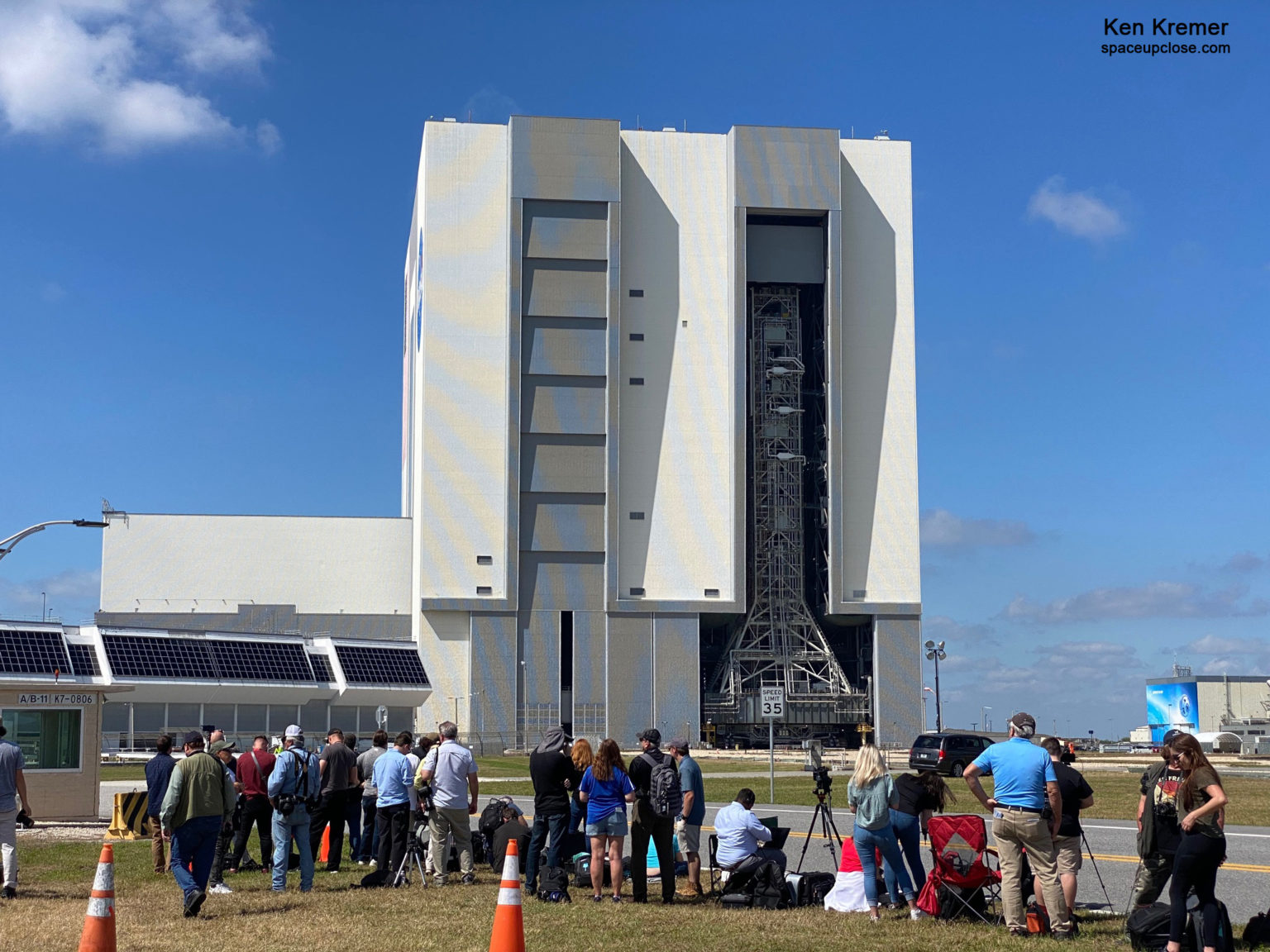 Maiden NASA SLS Mega Moon Rocket Rolls out to KSC Launch Pad for ...