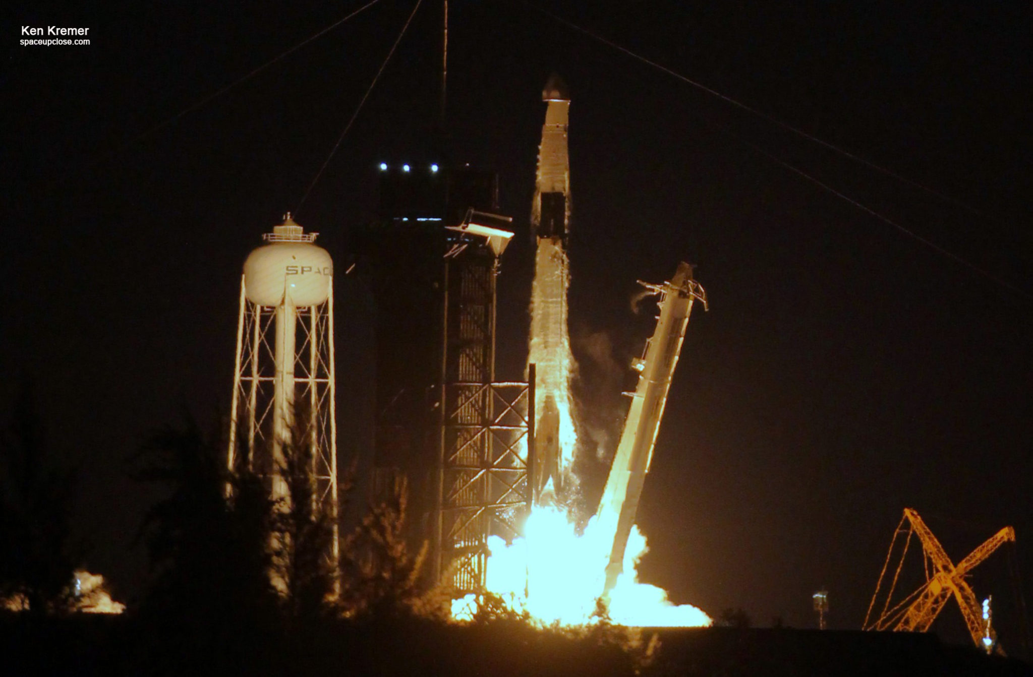 SpaceX Dragon Launches NASA Cargo to Space Station and Spawns Stunning ...