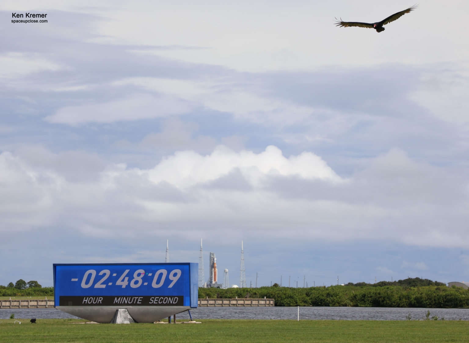 NASA Successfully Completes Critical Cryogenic Tanking Test for Artemis ...