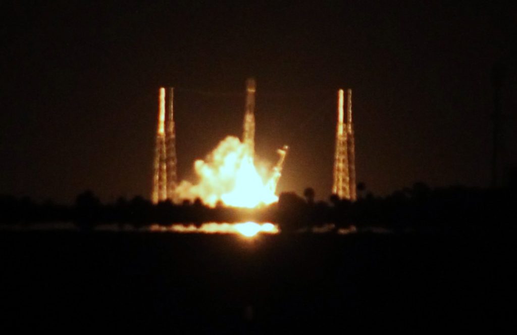 SpaceX Falcon 9 Launches Starlink Satellites at Last on 6th Try: Photos ...