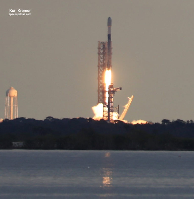 Stunning Nighttime Spacex Falcon 9 Launches Last Starlink Internet