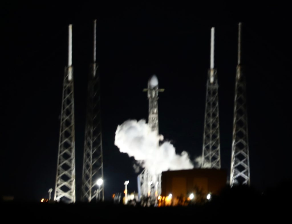 SpaceX Delivers 40 Internet Satellites to Orbit for OneWeb Competitor ...