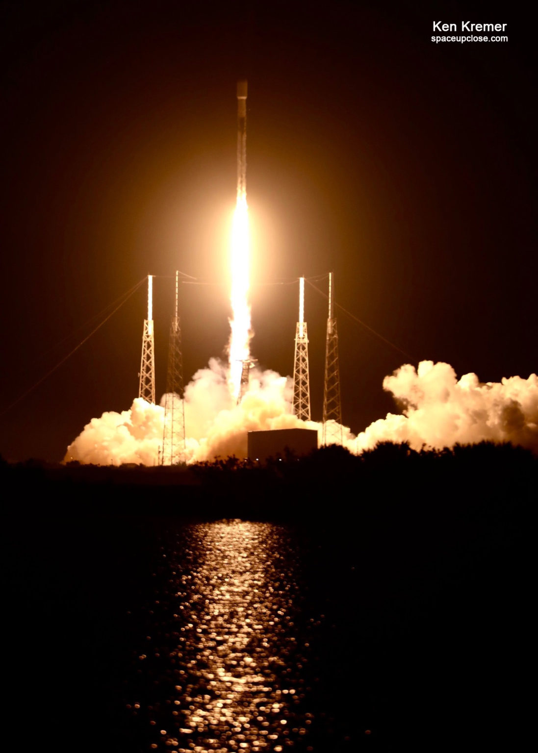 SpaceX Delivers 40 Internet Satellites to Orbit for OneWeb Competitor ...