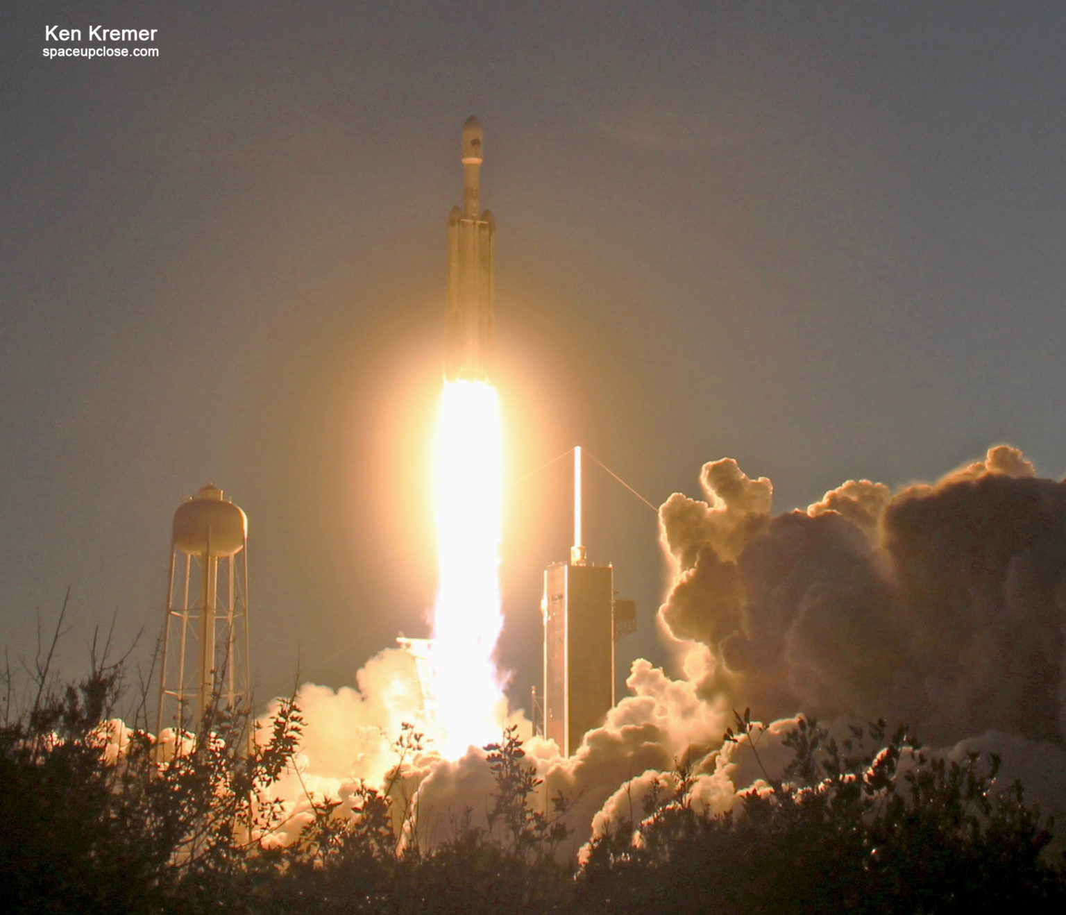 Spectacular Sunset Launch for 1st SpaceX Falcon Heavy of 2023 Sends US ...